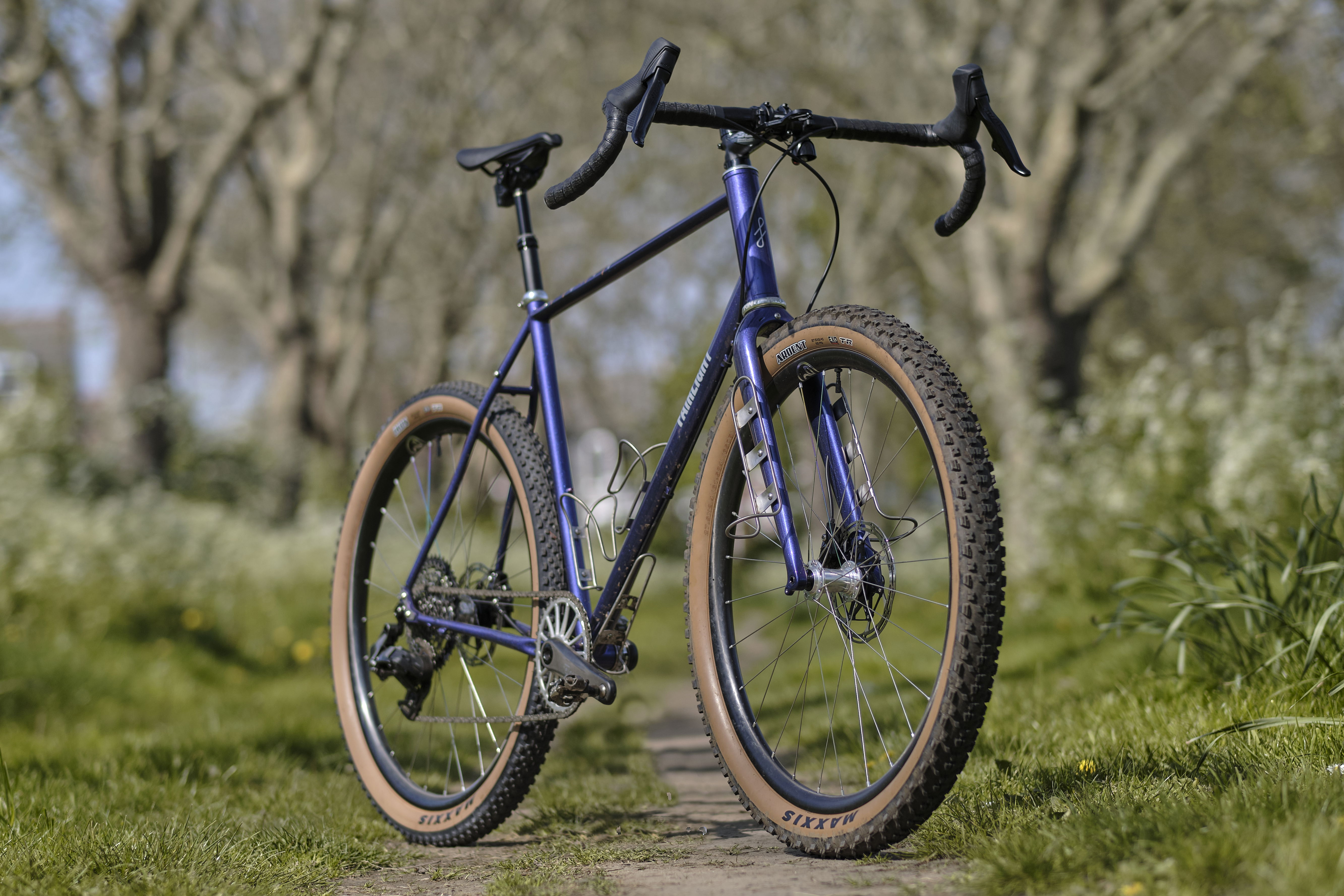 Secan 2.5 58T Iridescent Plum - Fairlight Cycles