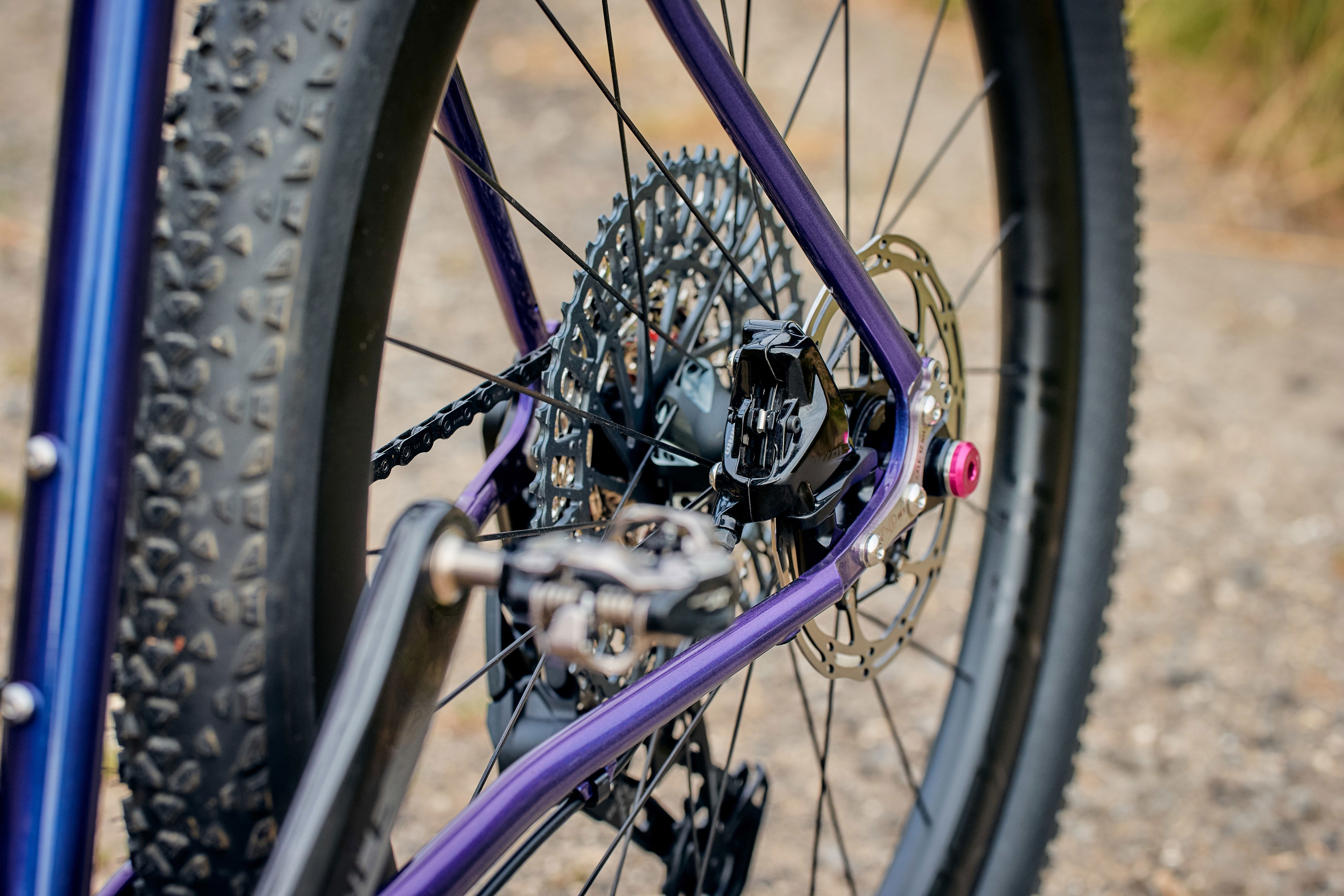 Secan 2.5 54T Iridescent Plum - Fairlight Cycles